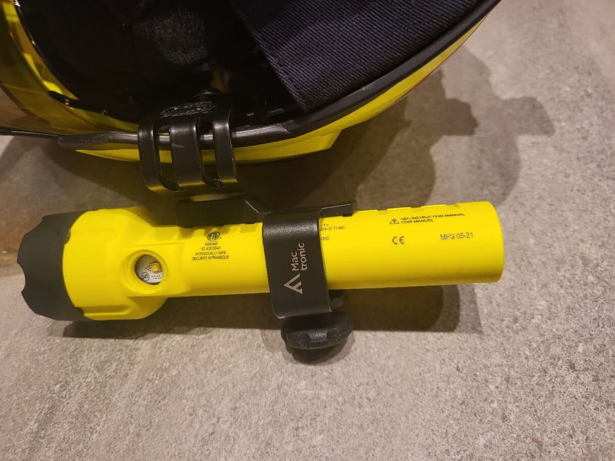 Adapter do uchwytu na latarkę do hełmu Heros Titan Hydronetka998